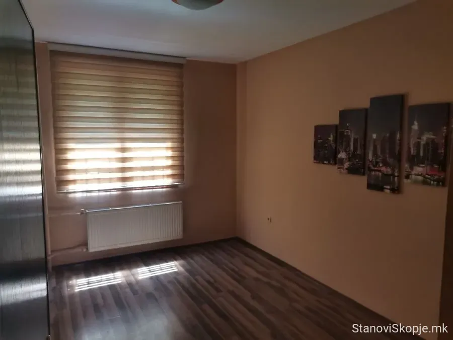 Izdavam stan Ruzveltova